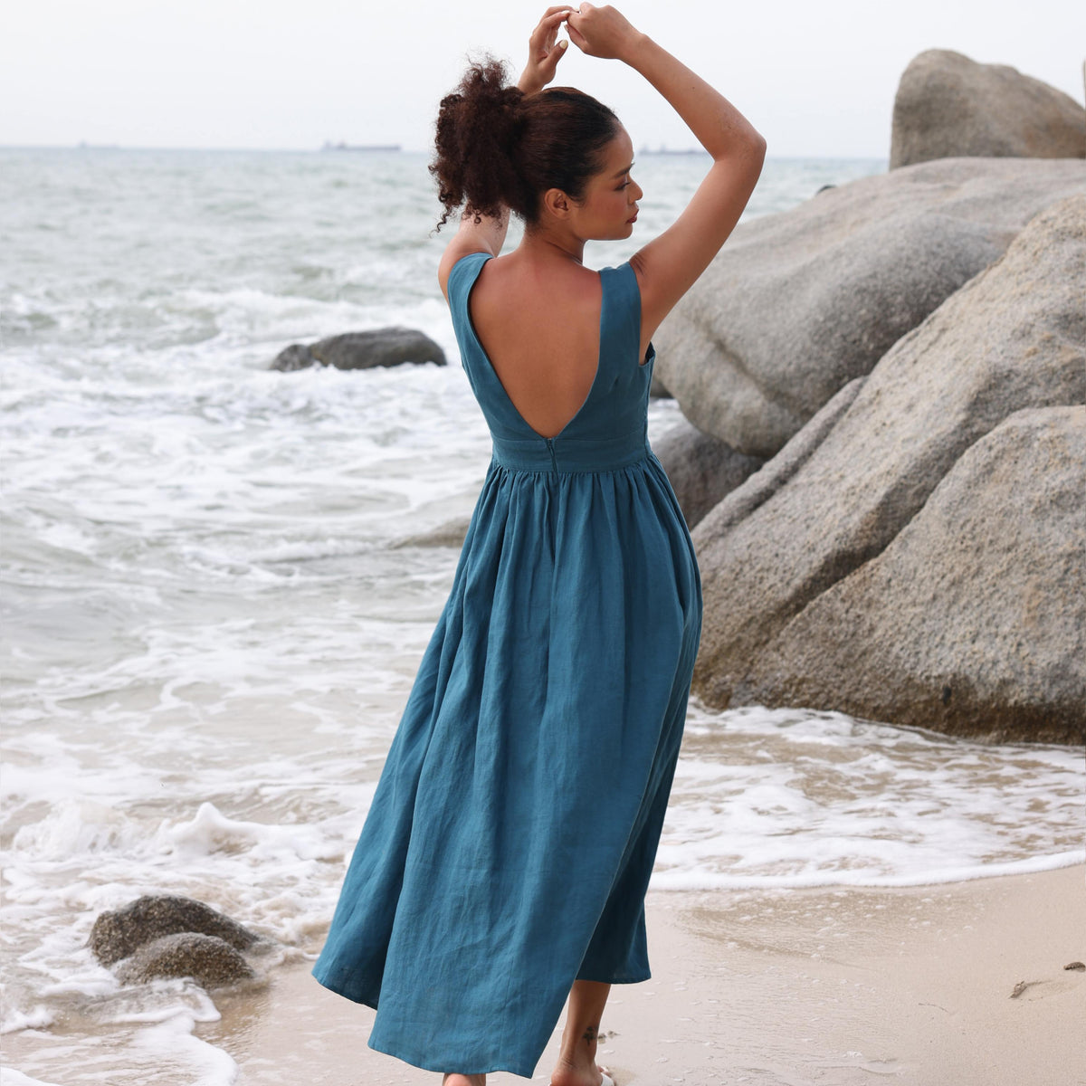 Deep V-back linen summer dress MERI – MYAN ATELIER